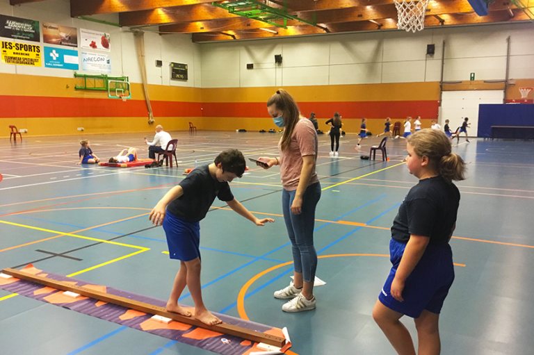 Futura school Menen leert OKAN-leerlingen fietsen en zich veilig in het ...